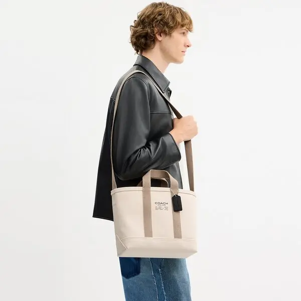 COACH Utility Tote 27 - Natural