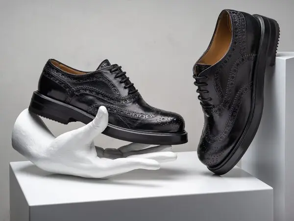 Lukure Wing Tip Oxford Shoes - Black