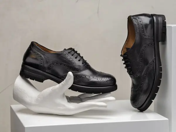 Lukure Soft Wing Tip Lace-up Shoes