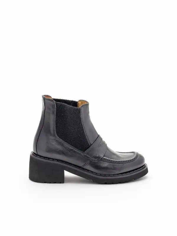 Lukure Chelsea Boot With Elastic Sides And 55mm Heel - Black