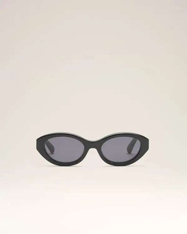 Ami 75017 Sunglasses - Black