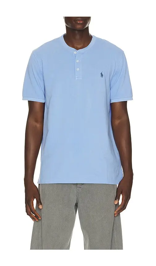 Polo Ralph Lauren Short Sleeve Garment Dyed Featherweight Mesh Henley T-shirt In Blue - Canvas Blue