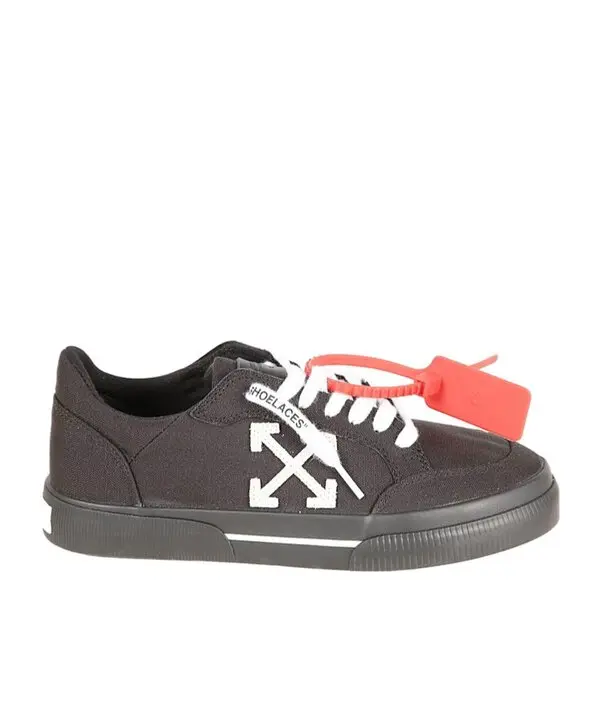 Off-White Logo Patch Lace-up Sneakers - Black