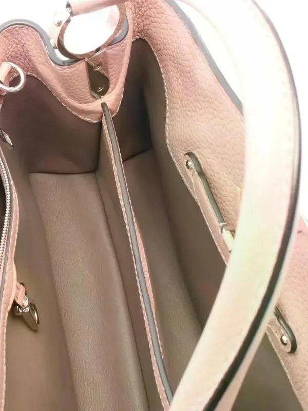 LOUIS VUITTON Capucines Handbag - Pink