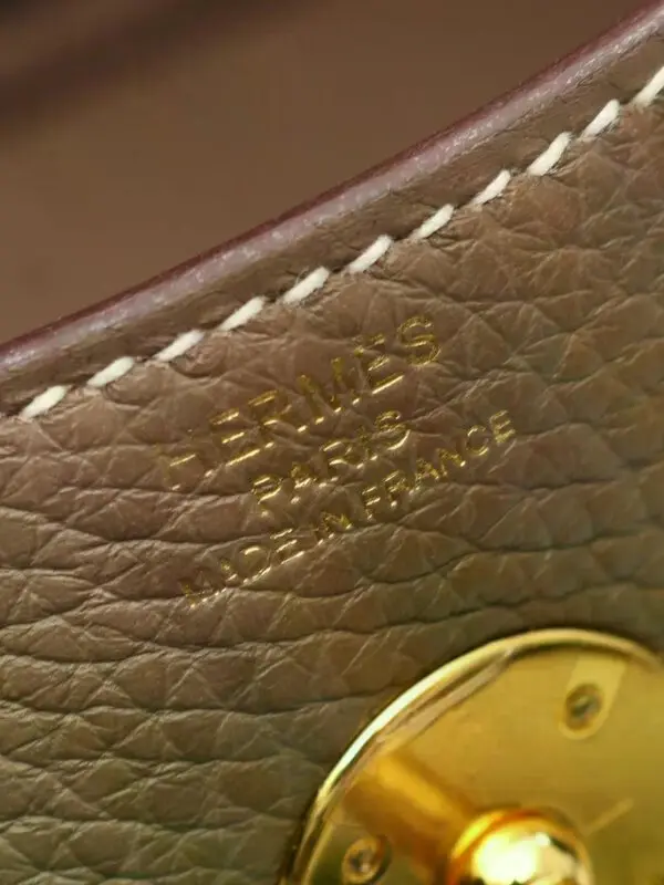 Hermès Lindy Shoulder Bag - Neutrals