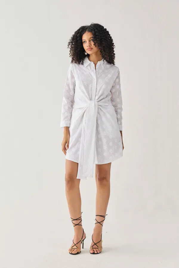 REISTOR Embroidered Tie Front Shirt Dress In White - Red