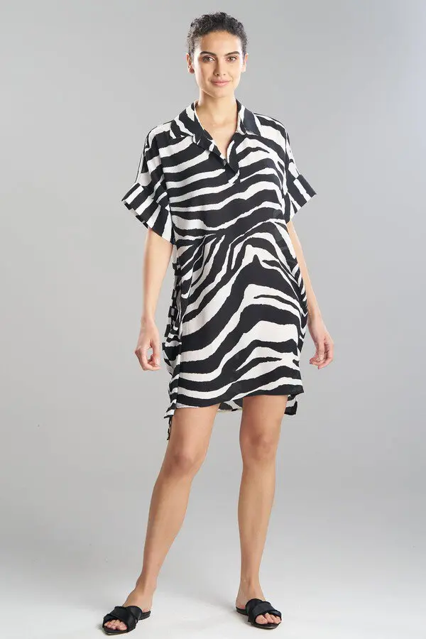Natori Savanna Crinkle Dolman Shirtdress - Gray / Black / White