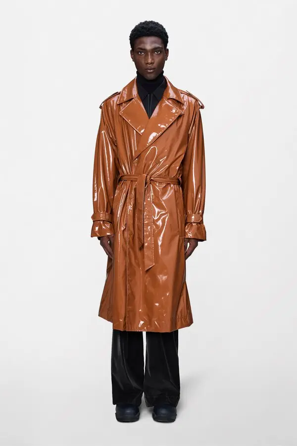 Rains Trench Coat In Waterproof Pu - Ochre