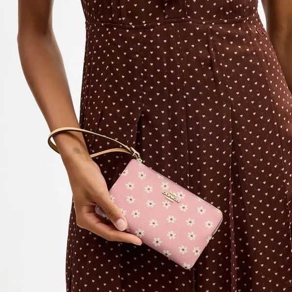 COACH OUTLET Coach Corner Zip Wristlet In Floral Print