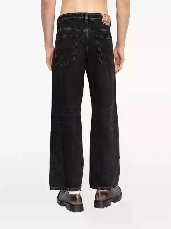 DIESEL® 2001 D-macro Jeans