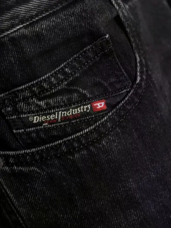 DIESEL® 2001 D-macro Jeans