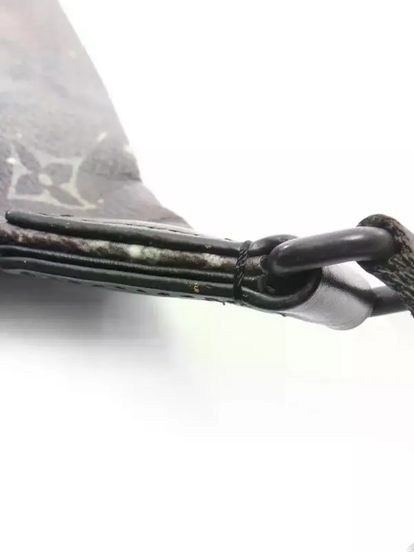 LOUIS VUITTON Discovery Bumbag Belt Bag