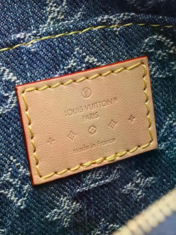 LOUIS VUITTON 2021 Pm Cosmetic Pouch