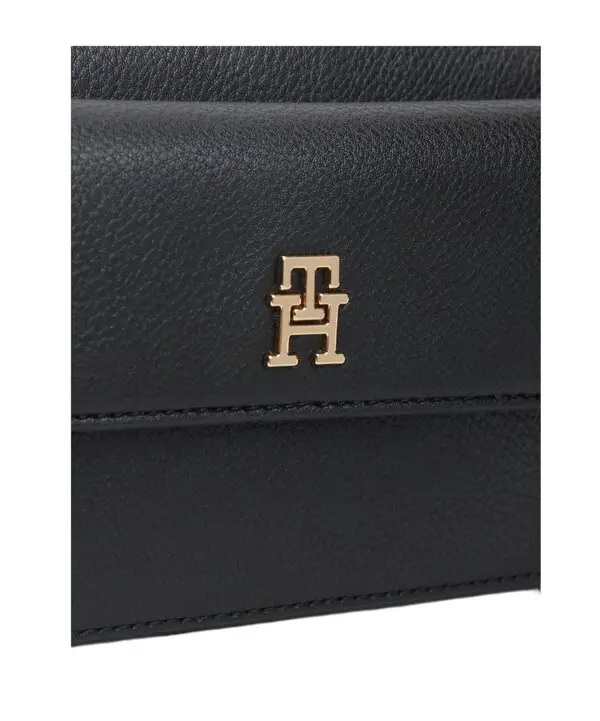 Tommy Hilfiger Logo Plaque Shoulder Bag