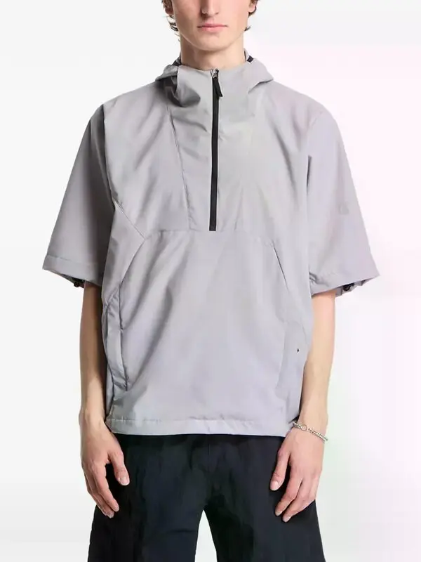 TILAK Poutnik Short-sleeve Hoodie - Grey
