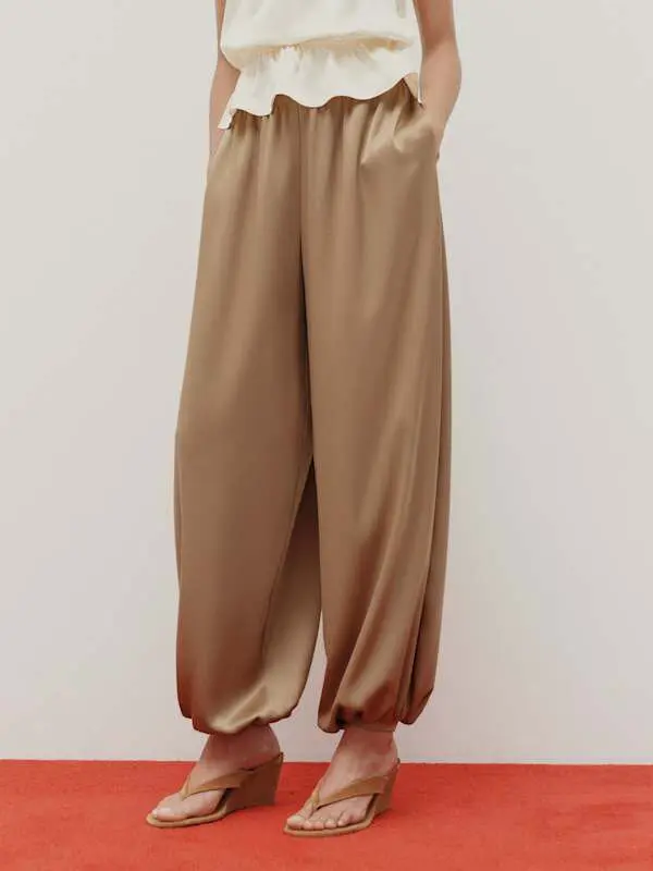 REFORMATION Aven Satin Pant - Natural