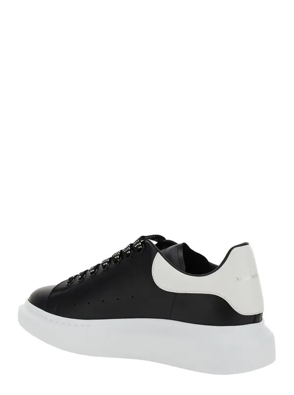 Alexander McQueen Low Top Sneaker With Logo Detail - Black