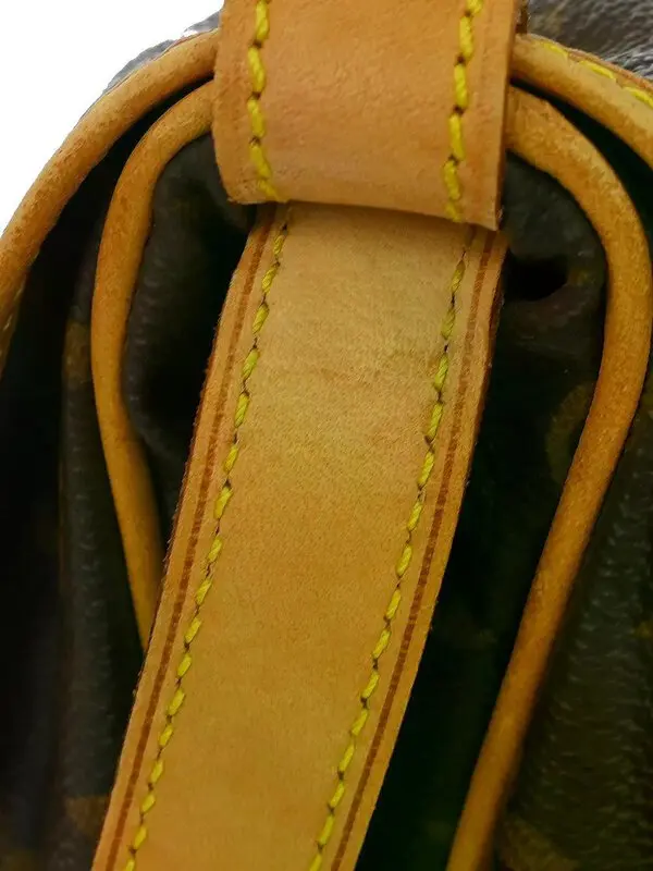 LOUIS VUITTON 30 Saumur Monogram Shoulder Bag - Brown