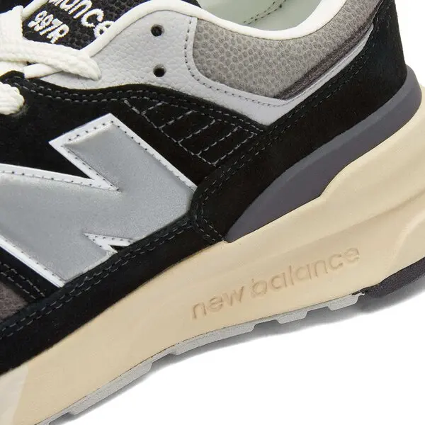 NEW BALANCE 997r Sneakers - Black