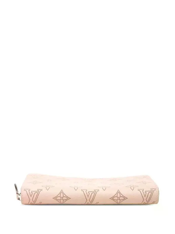 LOUIS VUITTON 2018 Monogram Mahina Zippy Wallet Long Wallets - Pink