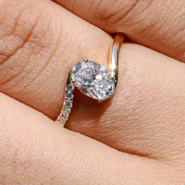 AYA FINE JEWELRY 0.86 Ctw Oval Cut Lab Diamond Bypass Engagement Ring In 14k Gold - Yellow