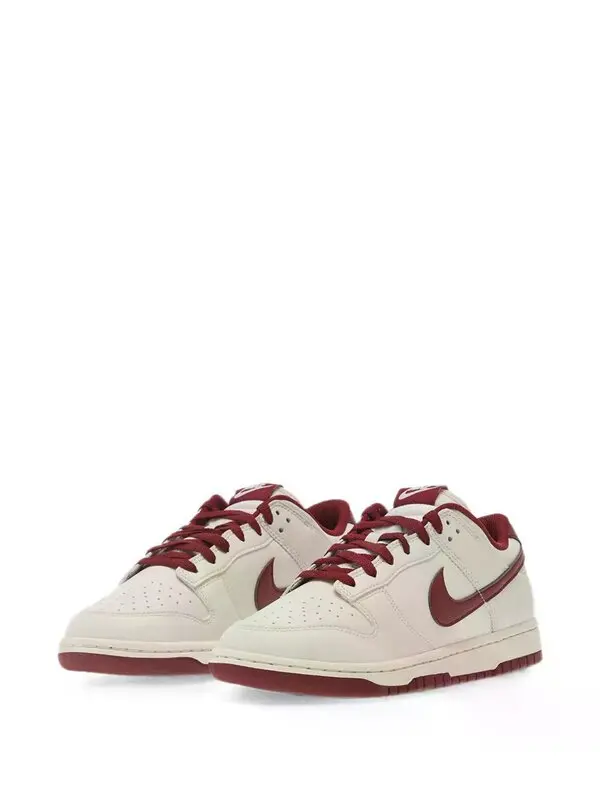 Nike Dunk Low Retro Sneakers