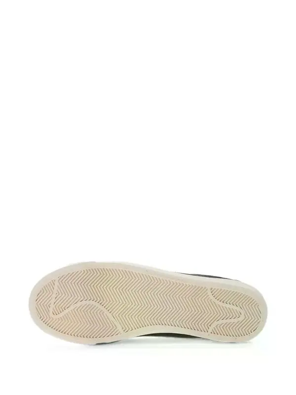 Nike Classic Sneakers