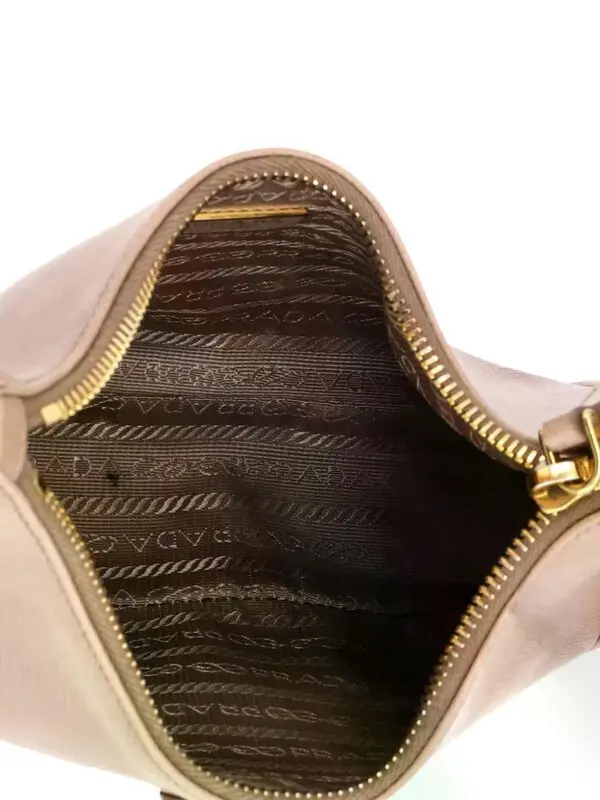 Prada Re-edition 2005 Shoulder Bag Saffiano Leather