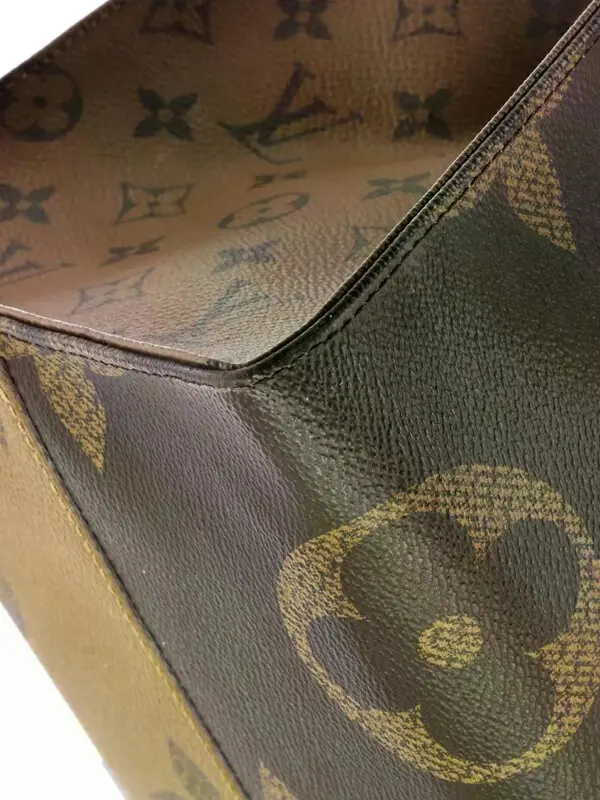 LOUIS VUITTON Giant Monogram Reverse Onthego Gm Tote Bag