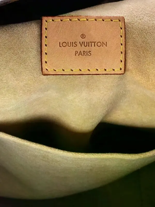 LOUIS VUITTON Artsy Gm Hobo Bag In Monogram Canvas