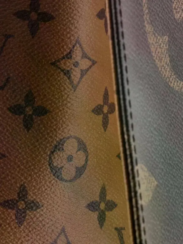 LOUIS VUITTON Giant Monogram Reverse Onthego Gm Tote Bag