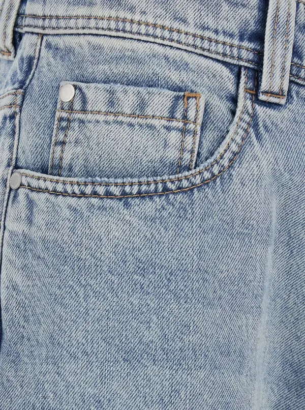 Brunello Cucinelli Light Blue Denim Jeans With Logo Patch And Contrast Stitching - Multicolor