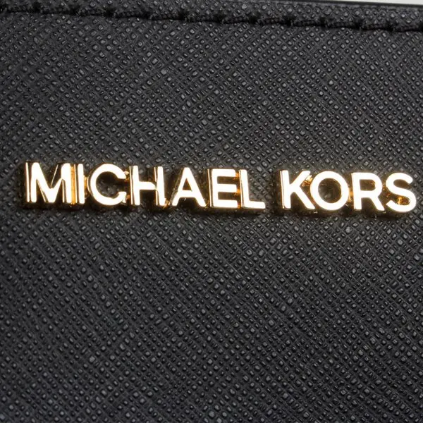 Michael Kors Sheila Shoulder Bag