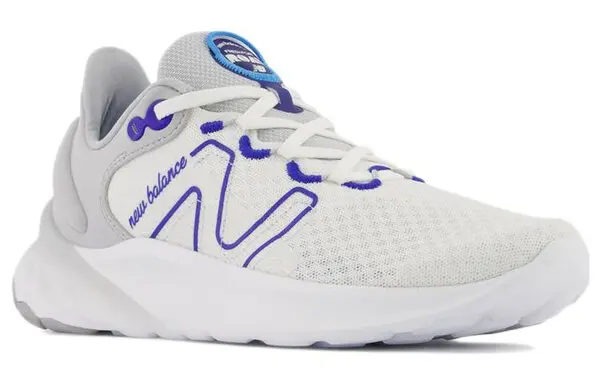 NEW BALANCE Fresh Foam Roav V2 Low Top Sneakers