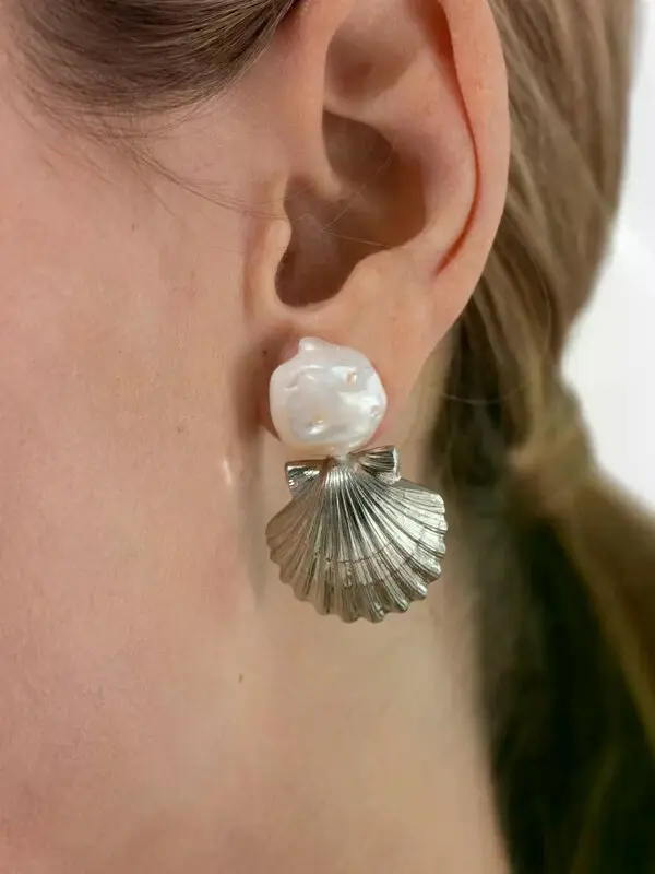 JENNIFER BEHR Laguna Shell Earrings