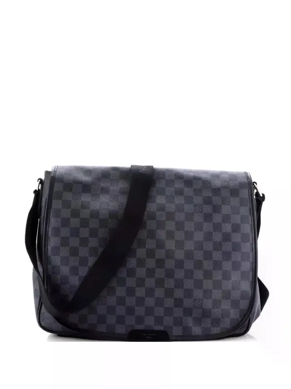 LOUIS VUITTON Daniel Messenger Bag - Black