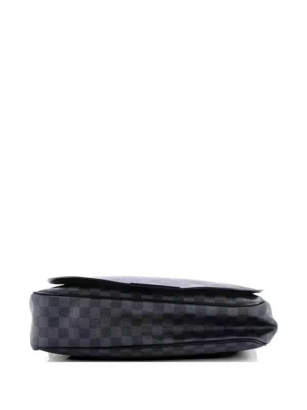 LOUIS VUITTON Daniel Messenger Bag - Black