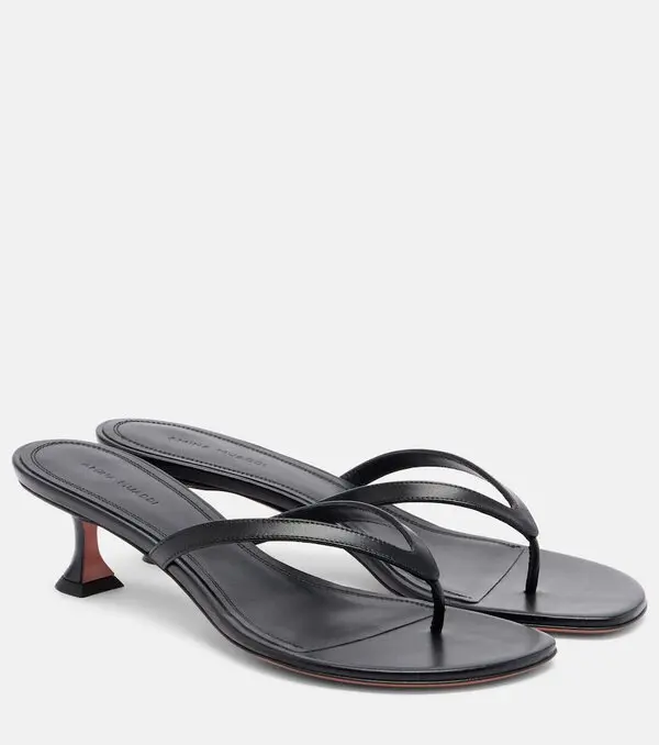 Amina Muaddi Juliette Leather Thong Sandals With Gold Hardware - Black