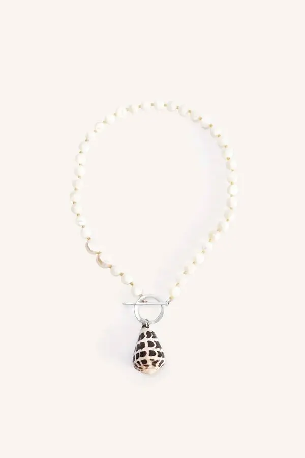 BAOBAB Nassa Necklace - Alabaster Shell