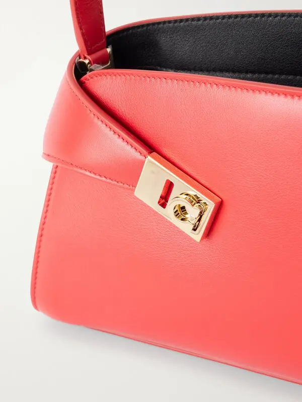 FERRAGAMO Hug Leather Shoulder Bag - Red