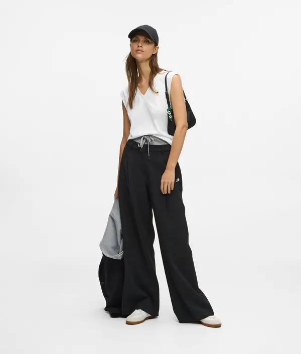 Karl Lagerfeld Ikon V-neck Tank Top In Organic Cotton