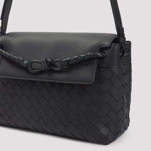 Bottega Veneta Small Andiamo Messenger Bag - Black