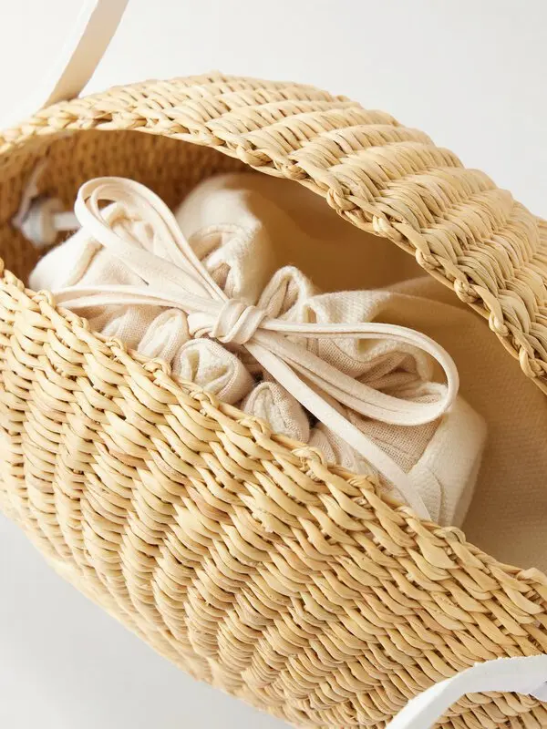 Muuñ Talata Mini Handwoven Raffia Bag