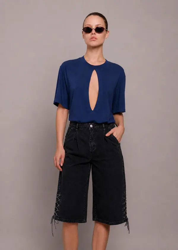 TT STUDIOS Ari T-shirt With Cut Out Detail - Navy