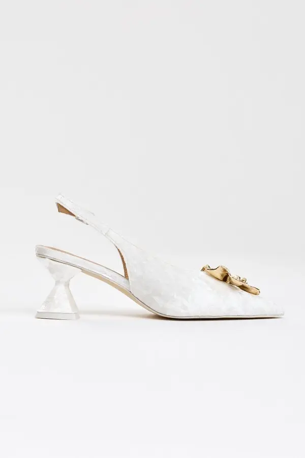 Acler Vondershire Slingback Heel With Floral Embellishment - Ivory