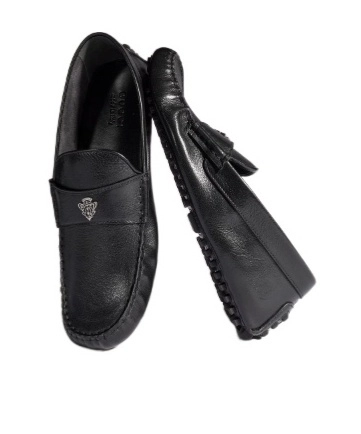 Gucci Loafer With Crest