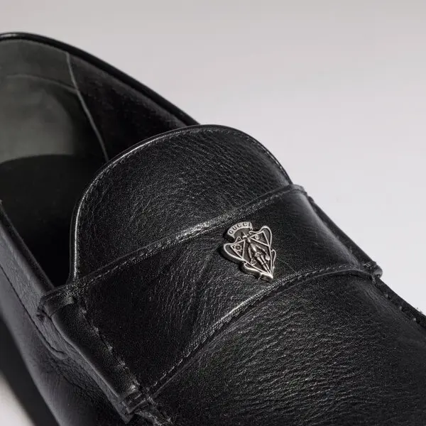 Gucci Loafer With Crest