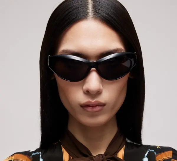Gucci Cat Eye Frame Sunglasses - Black