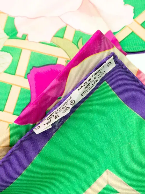 Hermès 20th Century Roseraie Silk Scarf 90 Scarves