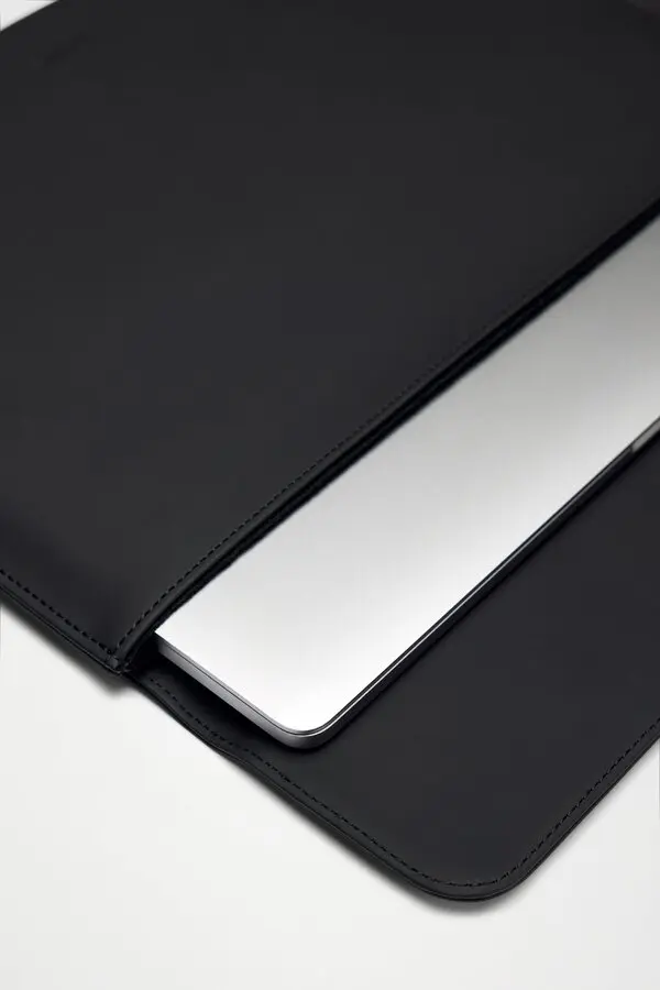 Rains Laptop Portfolio 15″/16